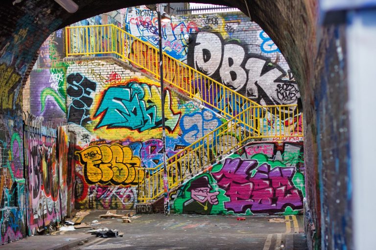 Graffiti vs Street Art: What's The Difference? | Graff Storm
